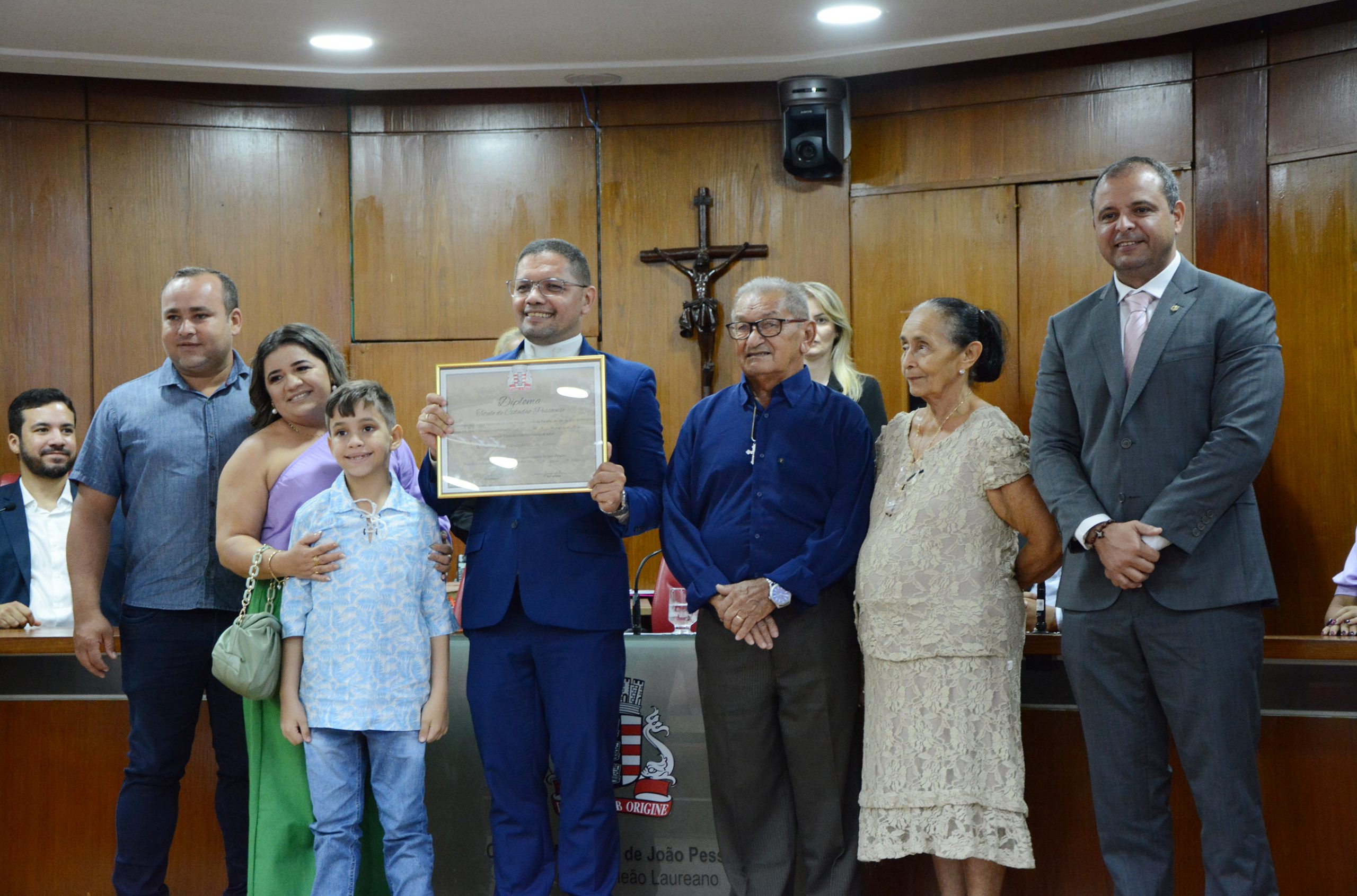 Padre Valdézio Nascimento Recebe Título De Cidadão Pessoense Câmara